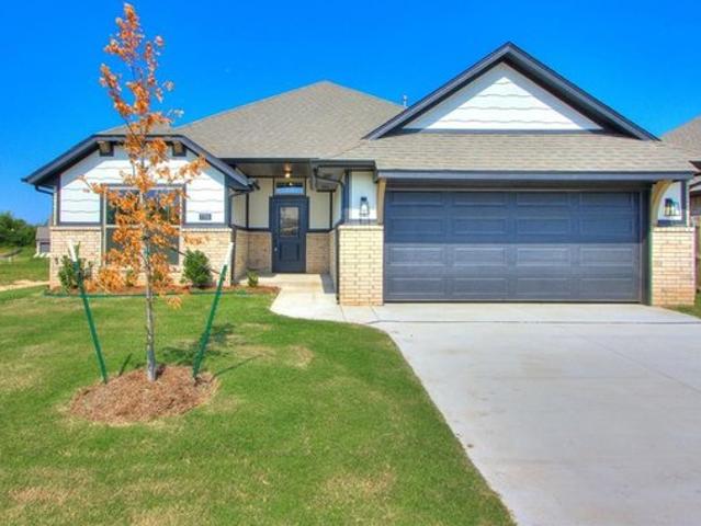 7701 Wilshire Woods Dr, Yukon, OK 73099