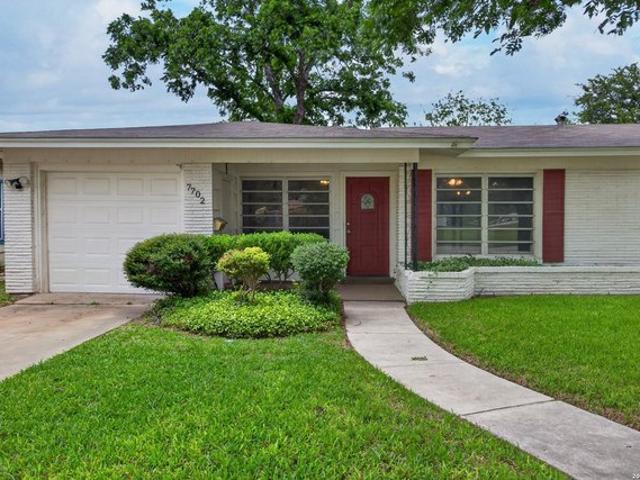 7702 Mertz Dr, San Antonio, TX 78216