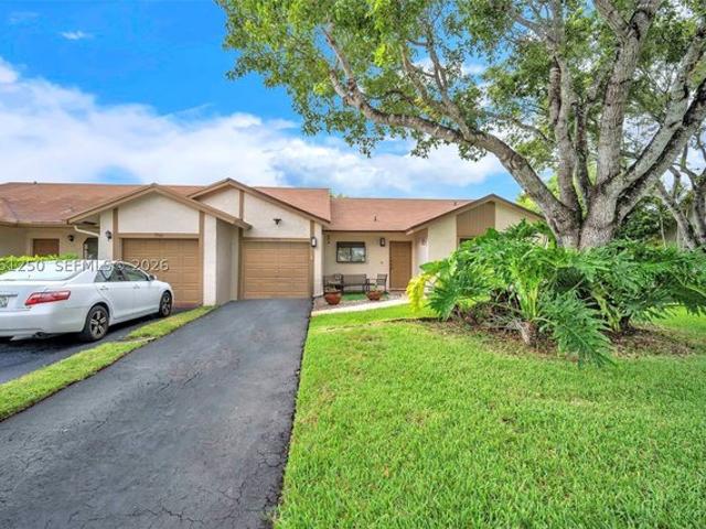 7702 NW 60th St, Tamarac, FL 33321