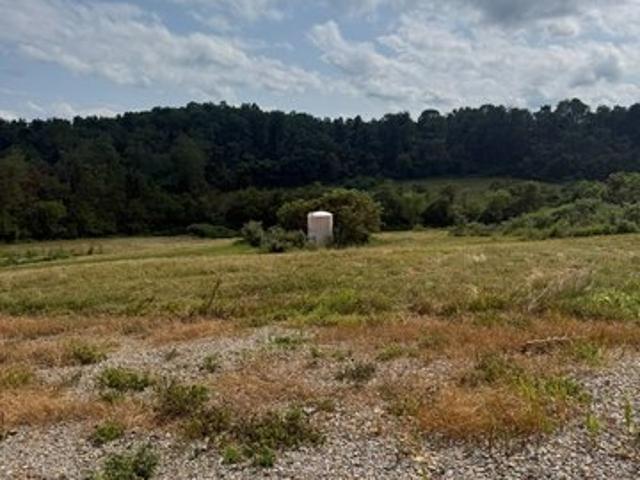 7702 National Pike E, Uniontown, PA 15401