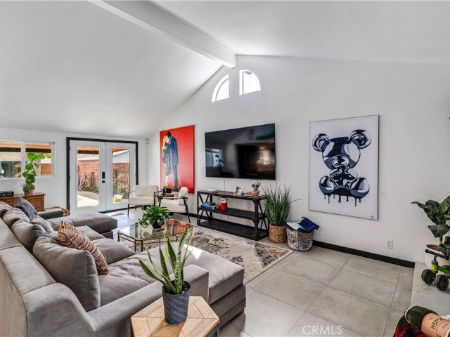 7702 De Soto Ave, Canoga Park, CA 91304 | MLS #SR26043