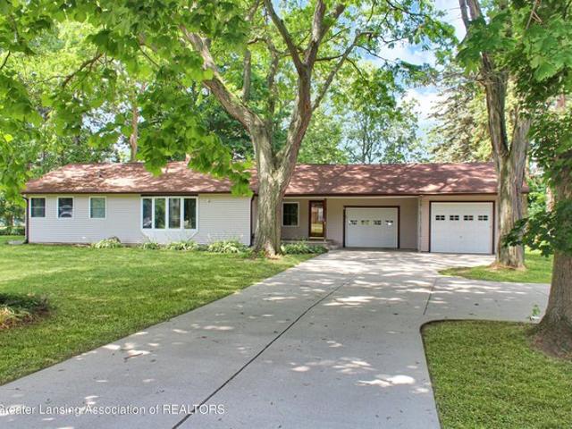 7702 Woodbury Rd, Laingsburg, MI 48848