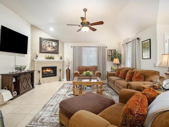 7703 Omaha Dr, Baytown, TX 77521