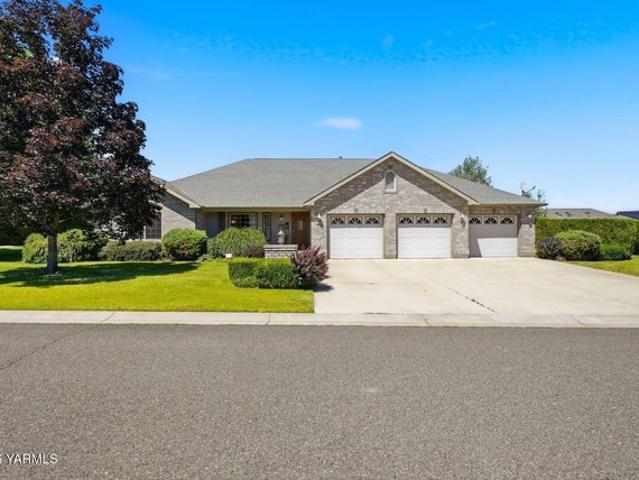 7703 Easy St, Yakima, WA 98903