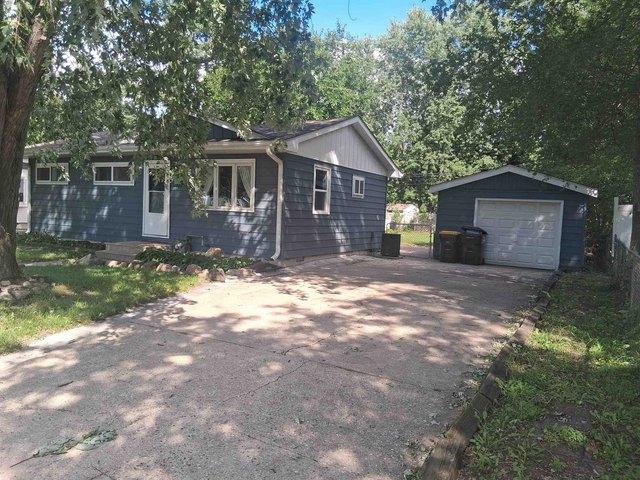 7703 Scott Ln, Machesney Park, IL 61115