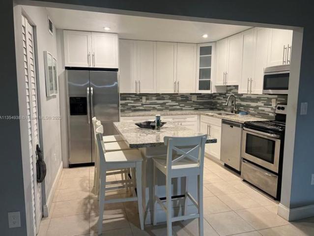 770 199th St NE #102F, Miami, FL 33179