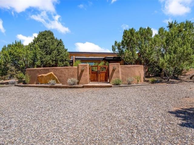 770 Coyote Ridge Rd, Santa Fe, NM 87507