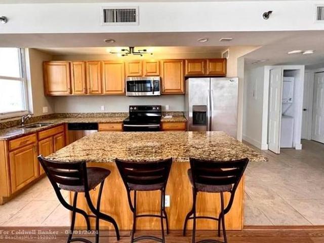 770 Claughton Island Dr #Ph1, Miami, FL 33131