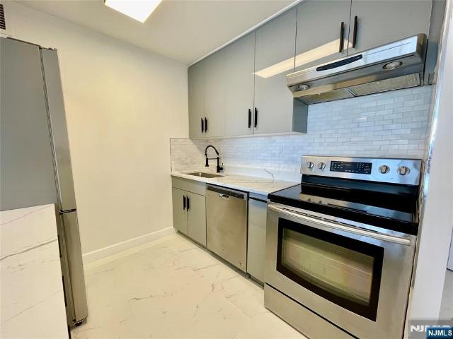 770 Anderson Avenue # 9C