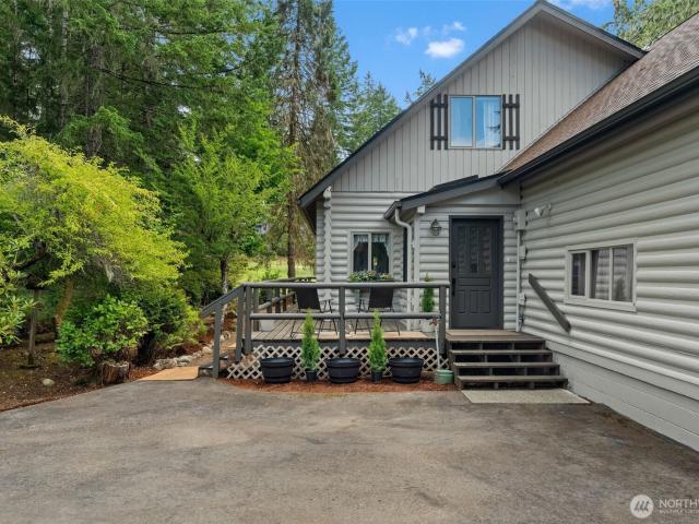 770 E Country Club Drive E