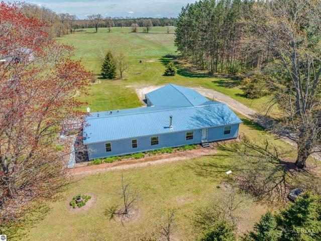 770 Jobin Dr, West Branch, MI 48661