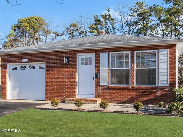 770 Jamaica Blvd, Toms River, NJ 08757