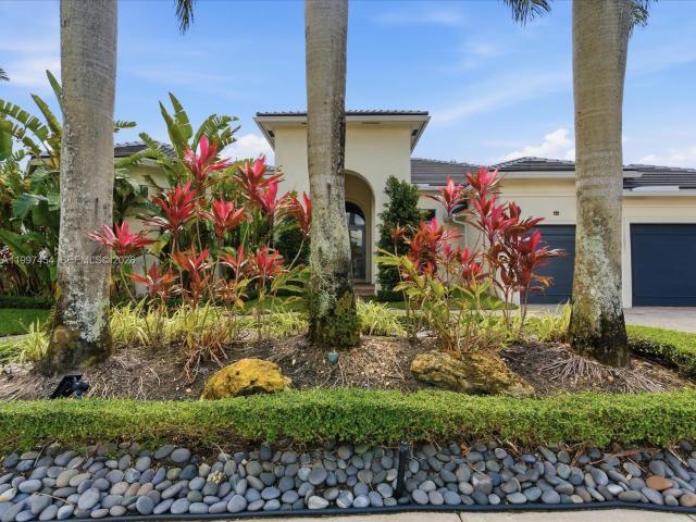 770 Leigh Palm Ave, Plantation, FL 33324 | MLS #A11997 | Compass