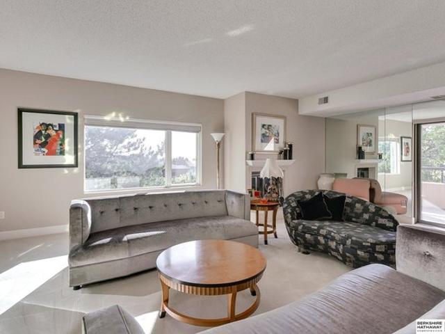 770 N 93rd St Apt 4B4, Omaha, NE 68114