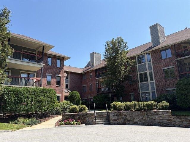 770 Salisbury St Unit J561, Worcester, MA 01609