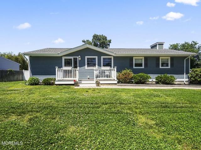 770 Pine Dr, Brick, NJ 08723