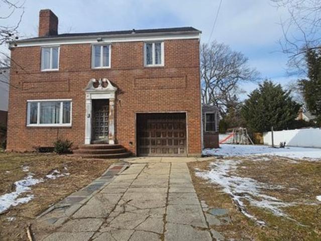 770 W Broadway, Woodmere, NY 11598