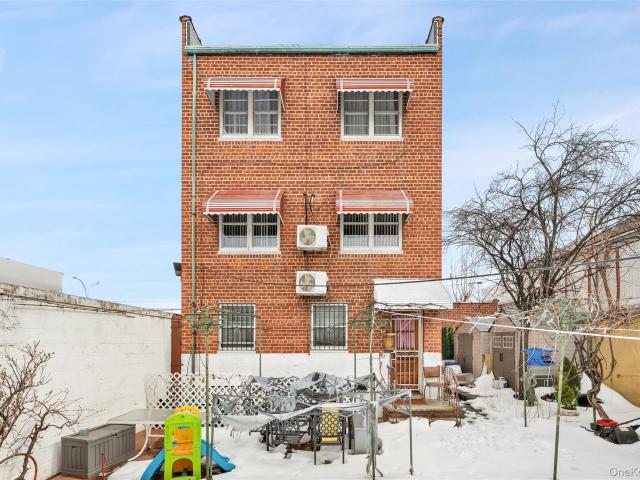 7714 Cypress Hills Street | Compass
