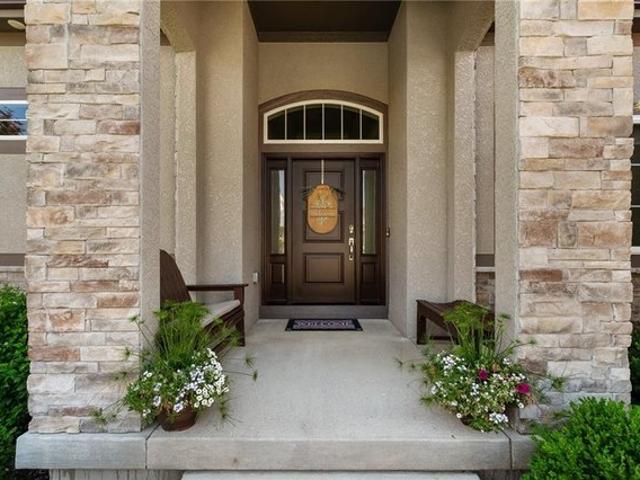 7715 N Wallace Ave, Kansas City, MO 64158