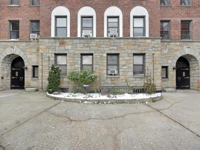 7716 Austin Street, 2K, Forest Hills, NY 11375