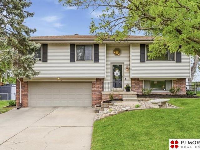 7717 Cottonwood Ave, La Vista, NE 68128