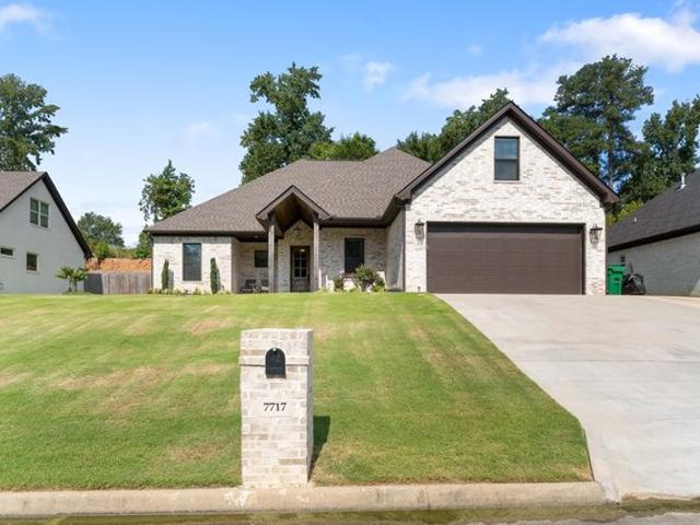 7717 S Shoreline Blvd, Benton, AR 72019