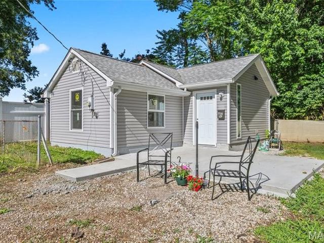 7719 Elton St, Affton, MO 63123