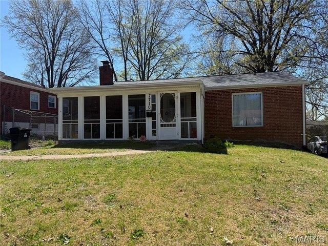 7710 Carleton Ave, University City, MO 63130