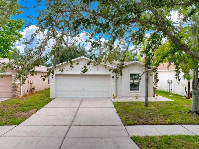7710 Carriage Pointe Dr, Gibsonton, FL 33534
