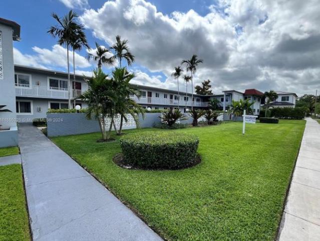 7710 SW 98th St #17, Miami, FL 33156