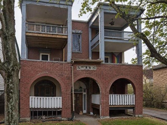 7710 Waverly St, Pittsburgh, PA 15221