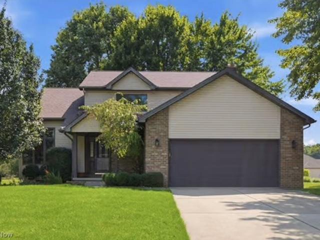 7711 Amberwood Trl, Youngstown, OH 44512