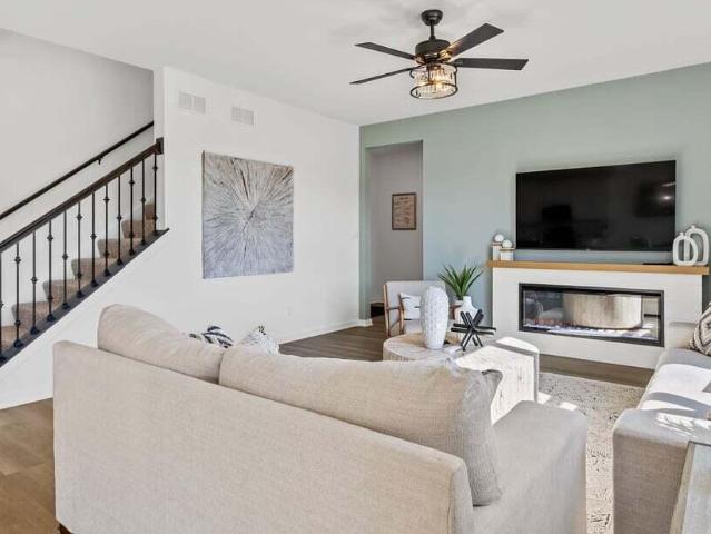7711 W 107th Place