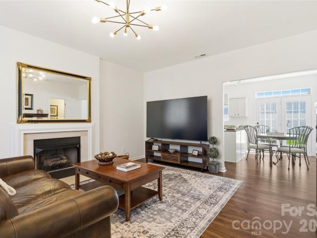 7712 Grapetree Court