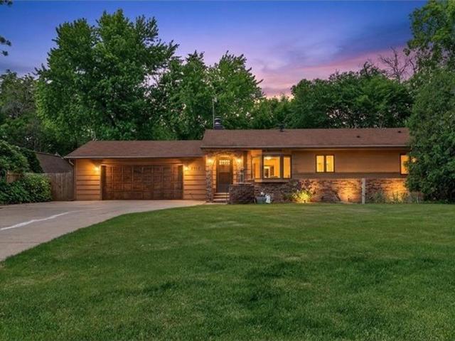 7712 Riverdale Dr N, Brooklyn Park, MN 55444
