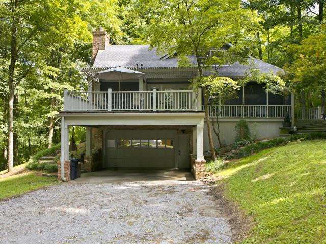 7712 Steeplechase Ct