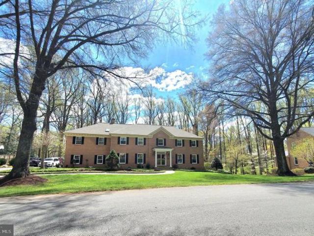 7713 Crossover Dr, McLean, VA 22102