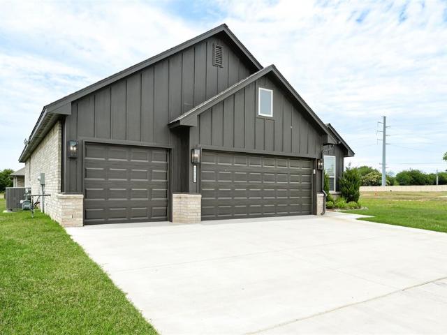 7713 Wilshire Woods Drive