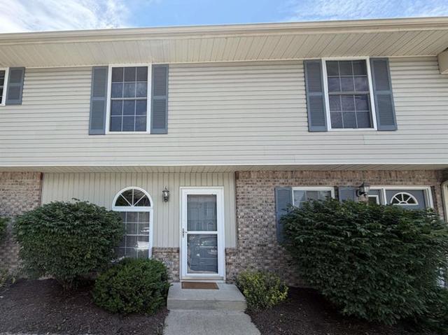 771 E Sherwood Hills Dr, Bloomington, IN 47401