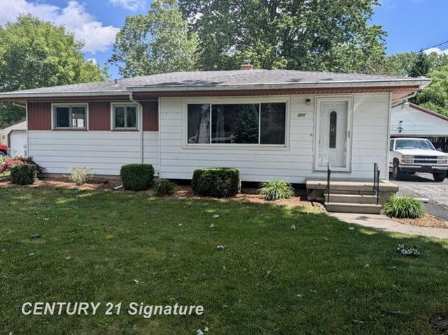771 S Frost Dr, Saginaw, MI 48638