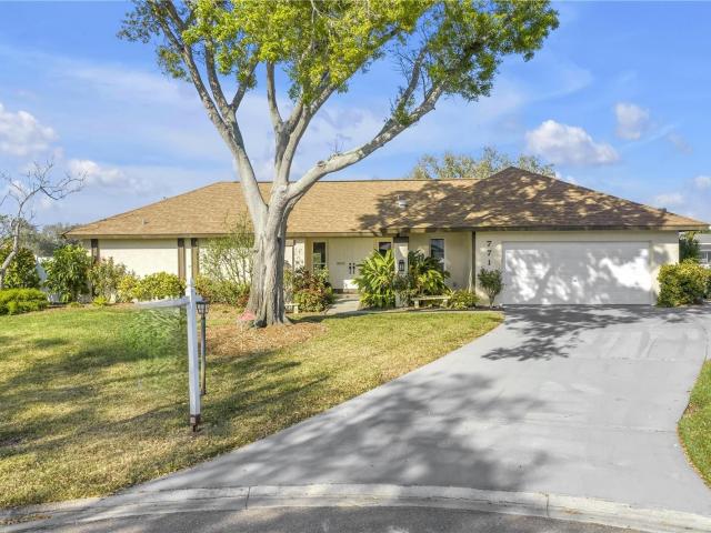 771 Suwannee Ct NE, St Petersburg, FL