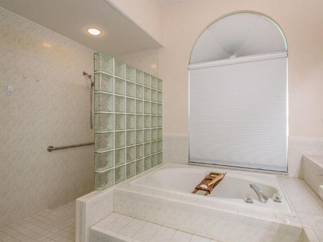 771 Weathersfield Dr, Dunedin, FL 34698 | MLS #TB8478