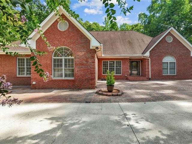 7725 Appaloosa Trl, Gainesville, GA 30506
