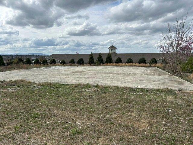 7725 Shallowford Rd, Chattanooga, TN 37421