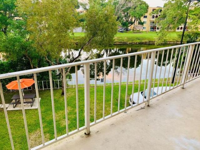 7727 86th St SW #A1 301, Miami, FL 33143