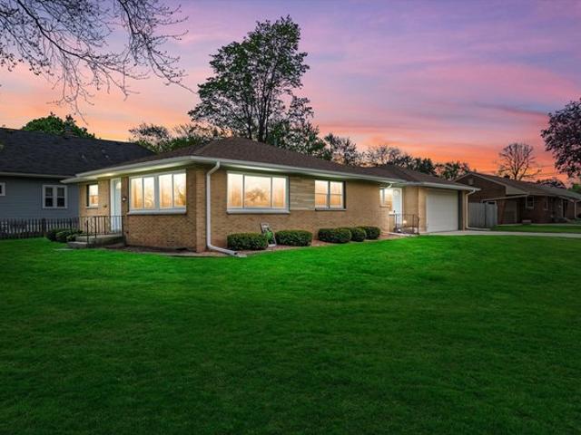 7729 W Cold Spring Rd, Greenfield, WI 53220