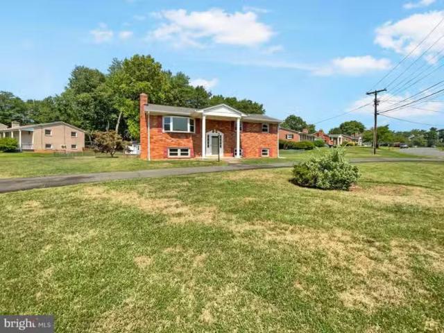 7720 ONTARIO RD, GAINESVILLE, VA 20155 Single Family Residence.