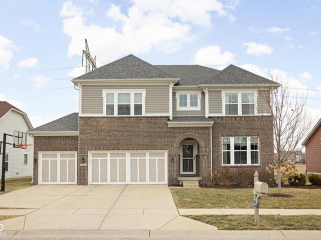 7720 Eagle Crescent Dr, Zionsville, IN 46077