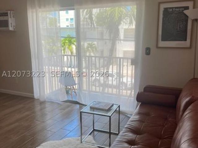7720 Harding Ave Apt 8, Miami Beach, FL 33141