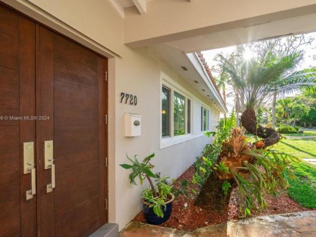 7720 SW 141st St, Palmetto Bay, FL 33158